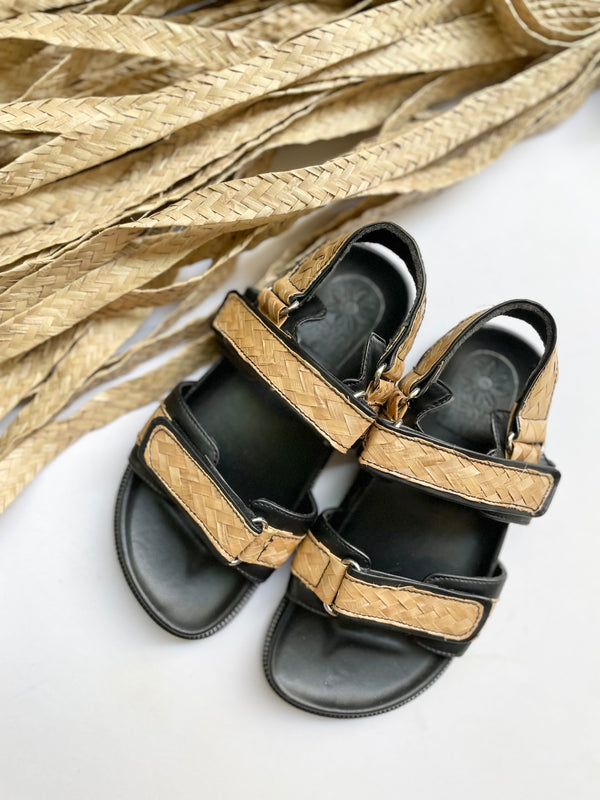 Sewn Sandals Kasaganahan (Black) - Seek The Uniq
