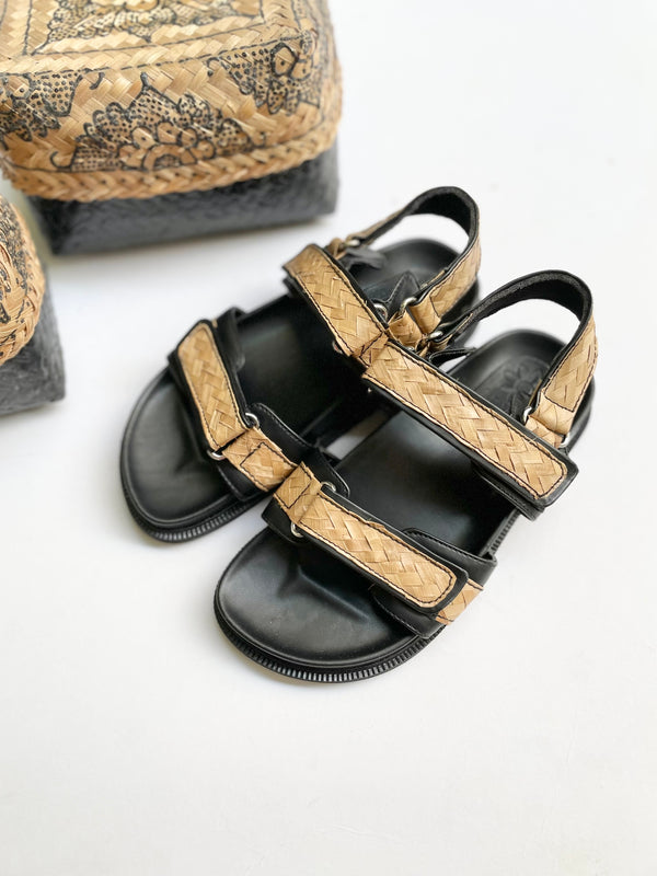 Sewn Sandals Kasaganahan (Black) - Seek The Uniq